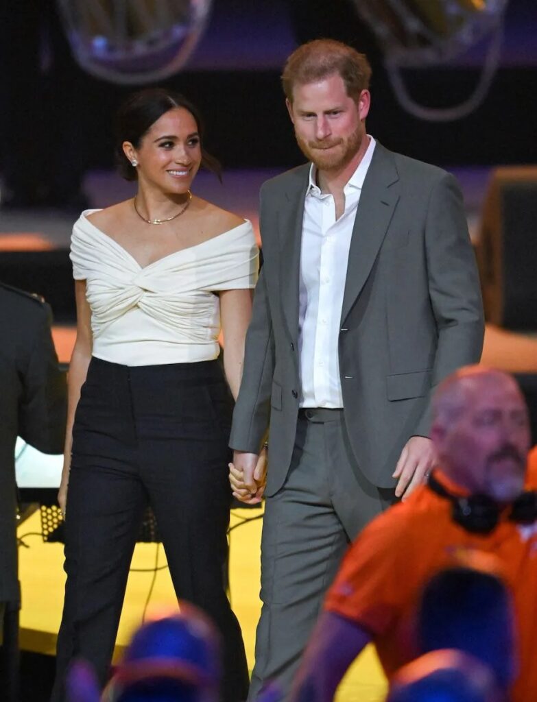 Meghan Markle y el príncipe Harry están buscando nueva mansión en zona más lujosa y exclusiva ...
