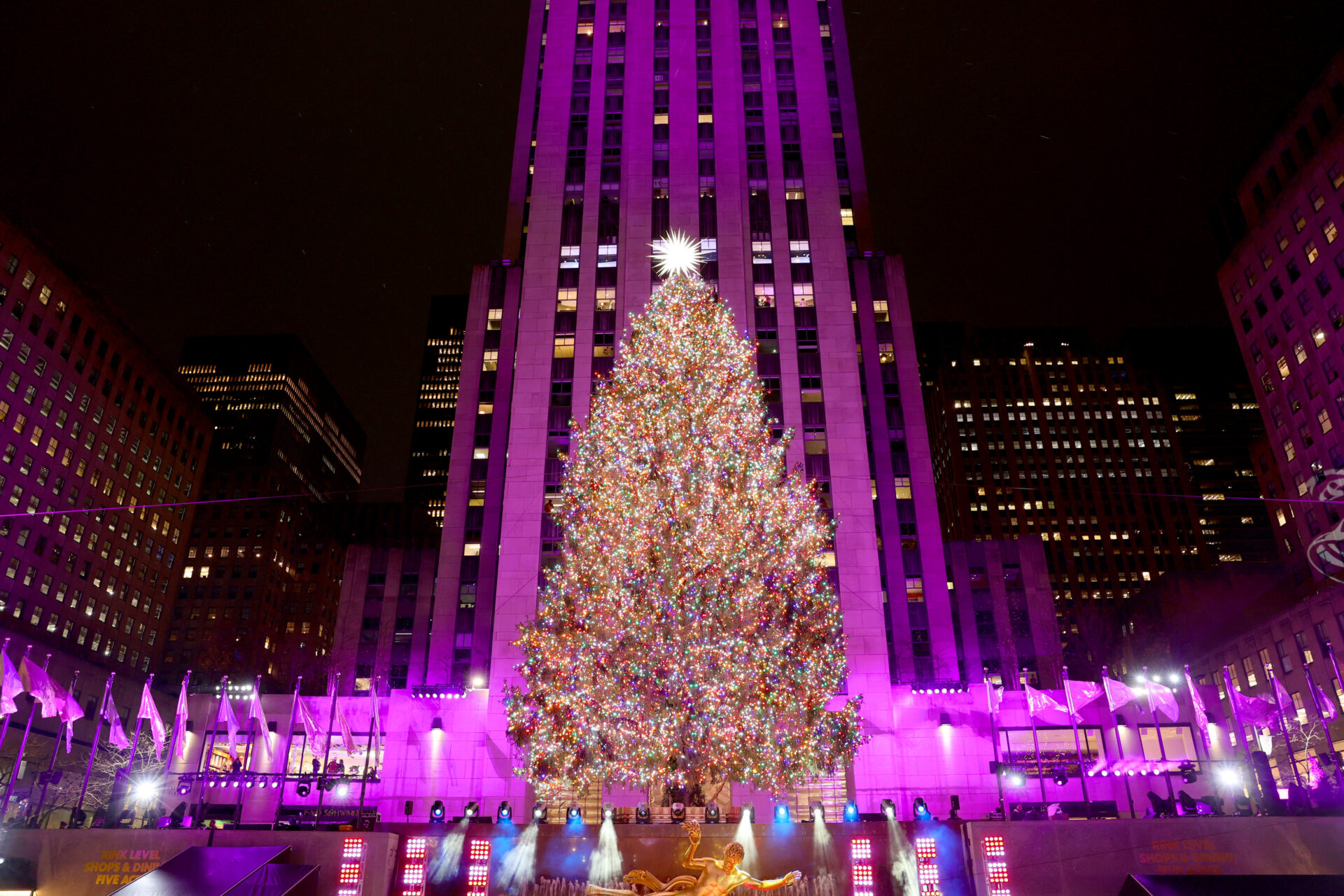 Así fue el tradicional encendido del árbol de Navidad del Rockefeller Center de New York - HCH.TV