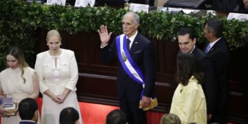 Nasry Asfura jura como Presidente Constitucional de Honduras » HCH