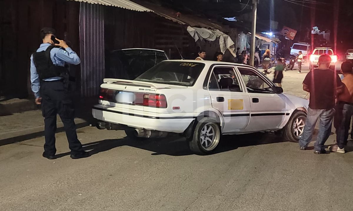 Tras persecución recuperan taxi robado en la Cuesta El Chile | Móvil ...